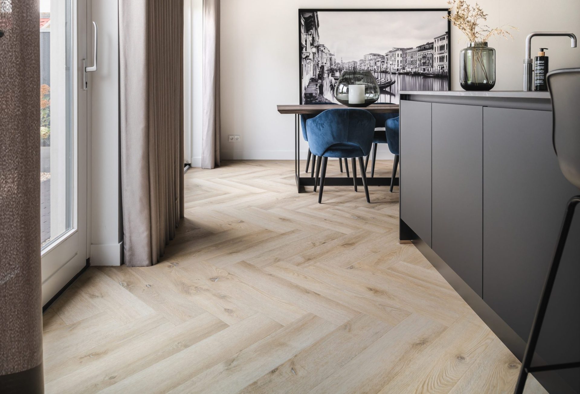 WIJS vloeren en raamdecoratie - De Woonspecialist